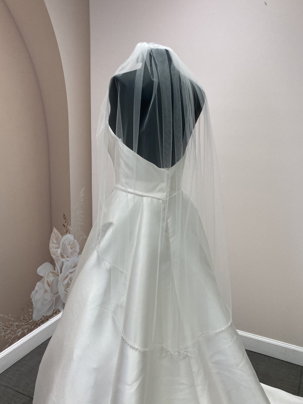 V774 – Maritzas Bridal Veils Inc